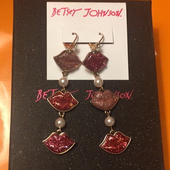 Betsey Johnson | Jewelry | Betsey Johnson Linear Mismatch Lips Earrings ...